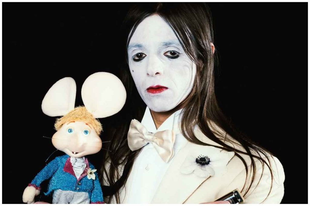 We Music: Lucio Corsi: età, genitori, studi, dove vive, com'era quando ...